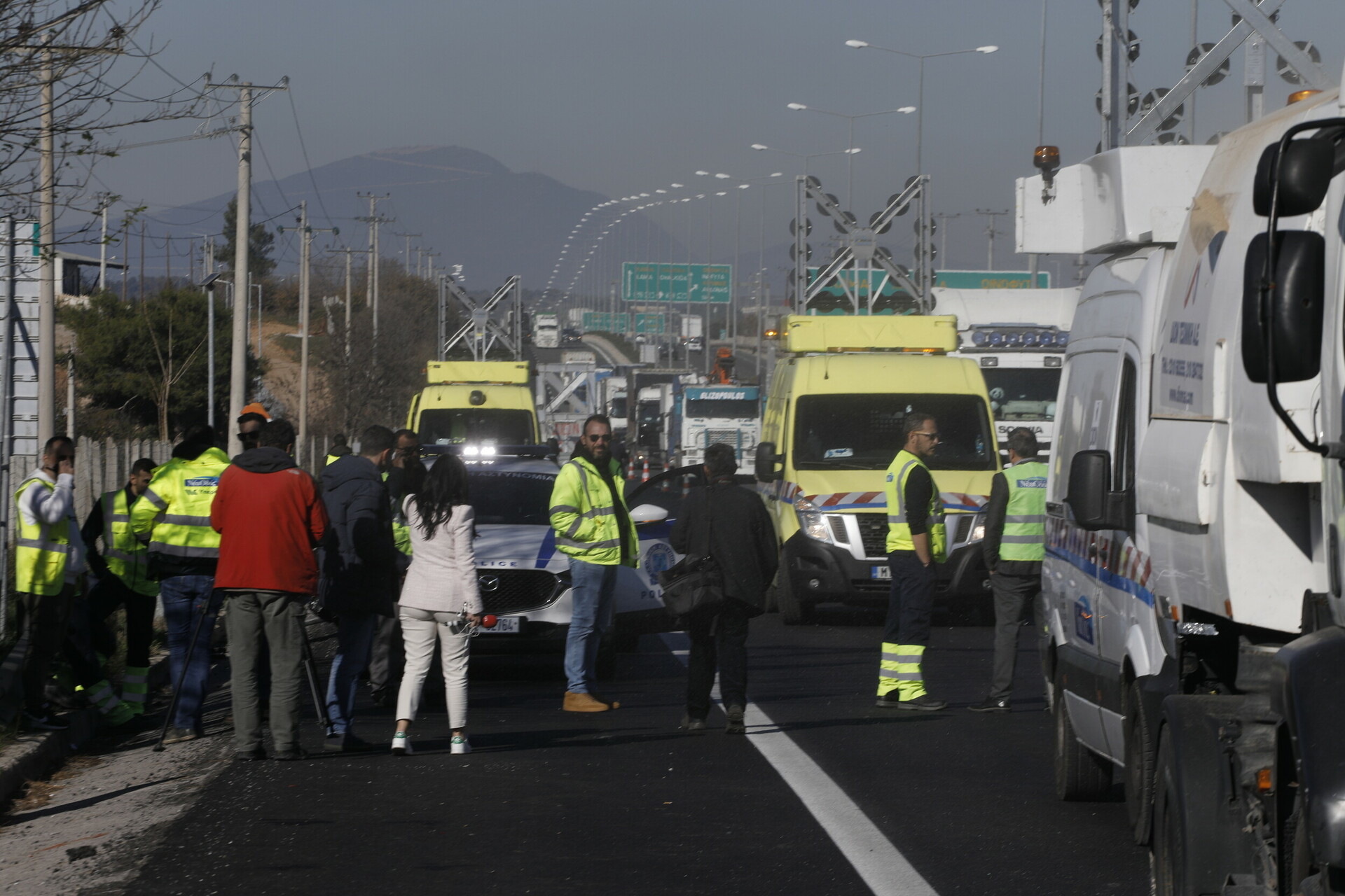 Καραμπόλα την Εθνική: Μερική αποκατάσταση της κίνησης - Εικόνες χάους ...