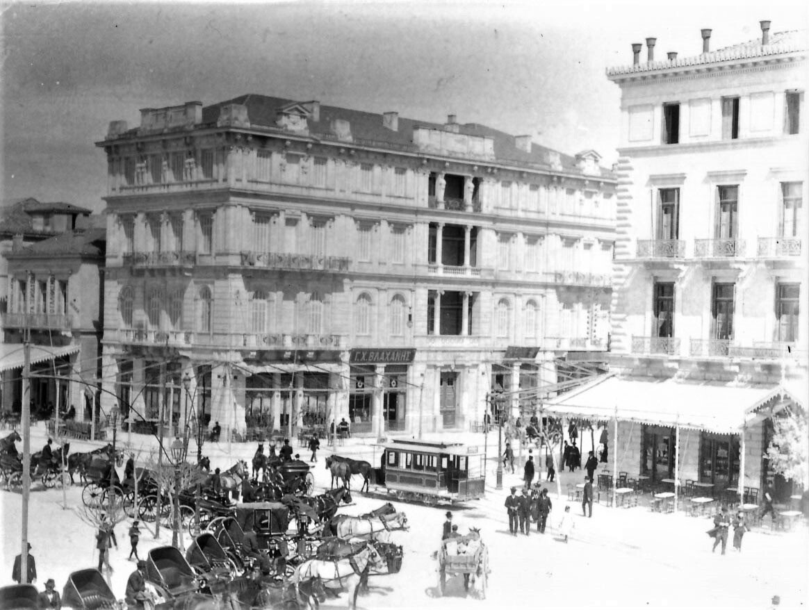 Η μυστική ιστορία της Ελλάδας σε μια φωτογραφική σελίδα στο Facebook | LiFO