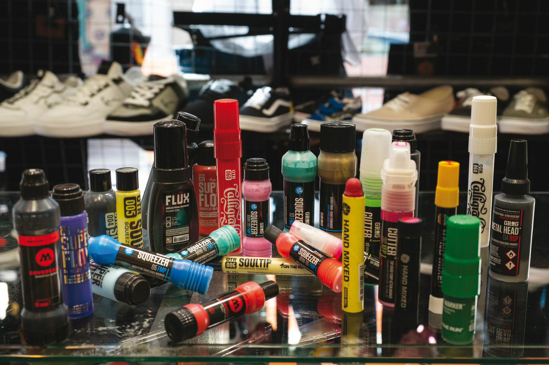 Hip Hop Shop: Εκεί που το hip hop και η τέχνη του graffiti ...