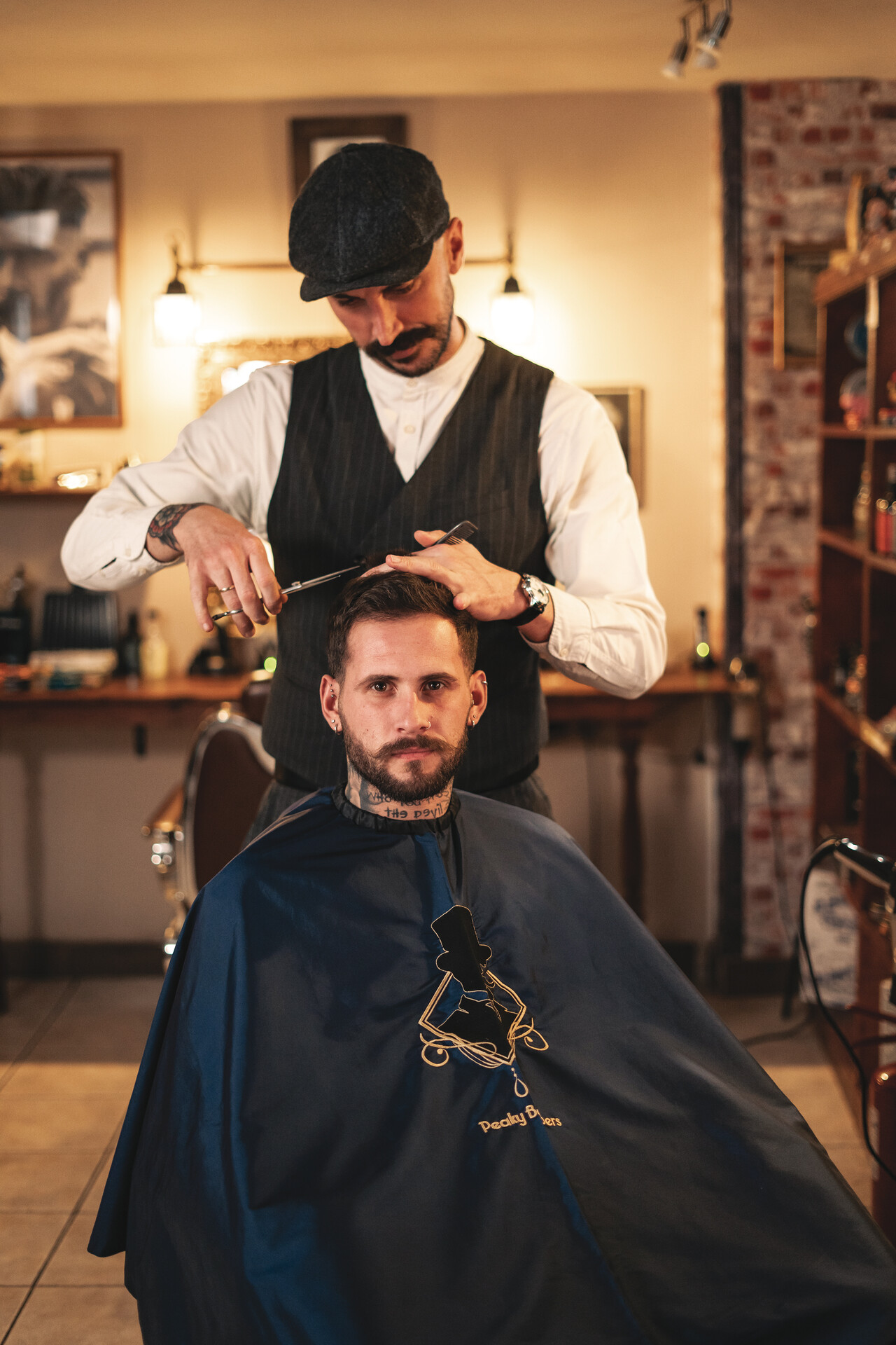 Peaky Barbers: Ένα σύγχρονο κουρείο στο Κουκάκι που γνωρίζει την ...