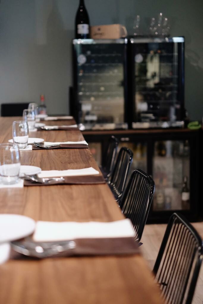 Esthiō: Η Αθήνα μόλις απέκτησε ένα μοντέρνο εστιατόριο αφιερωμένο σε ...