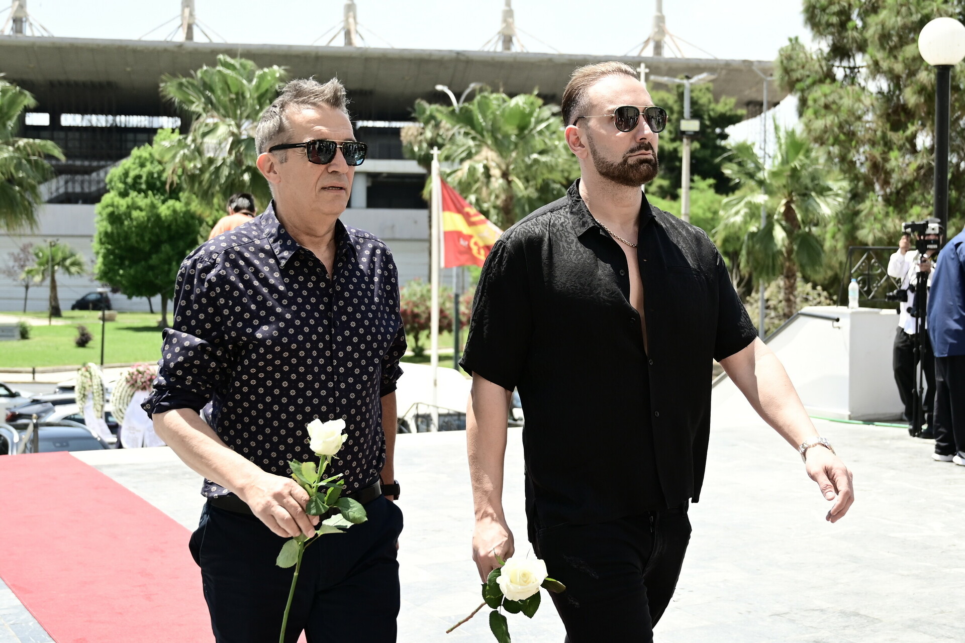 Γιάννης Φλωρινιώτης: Συγκίνηση στην κηδεία- Τον αποχαιρέτισαν με το ...