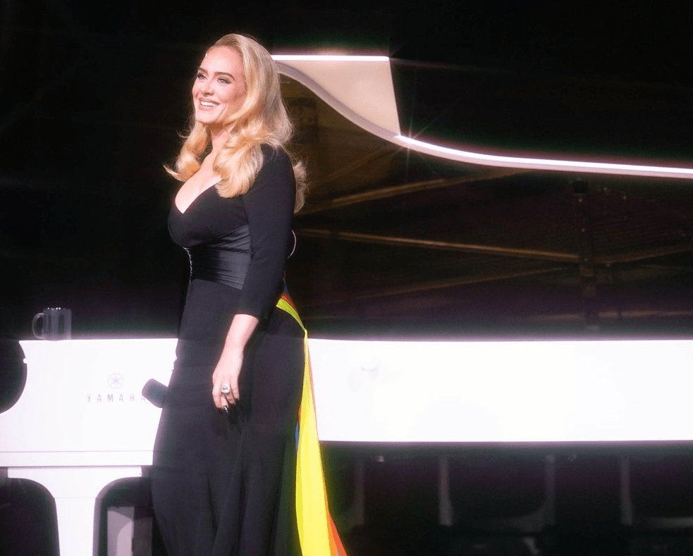 Η Adele αποκάλυψε ότι διαγνώσθηκε με μυκητιασική λοίμωξη- Από κορσέ που φορούσε | LiFO