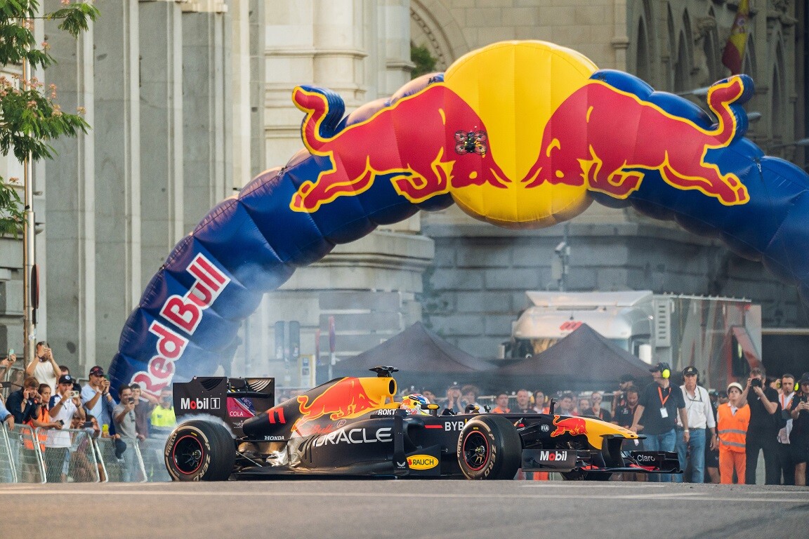 Red Bull Showrun by Alumil: Κέρδισε με το +1 σου, το χρυσό εισιτήριο ...