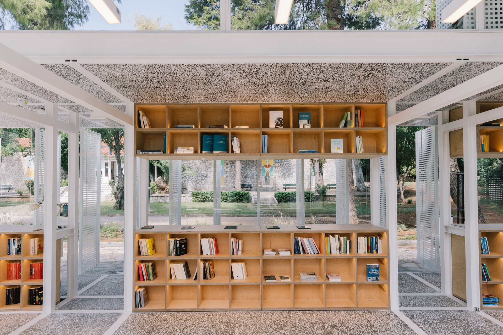 Athens Book Space: Μια αναγνωστική όαση στο Πάρκο Ελευθερίας | LiFO
