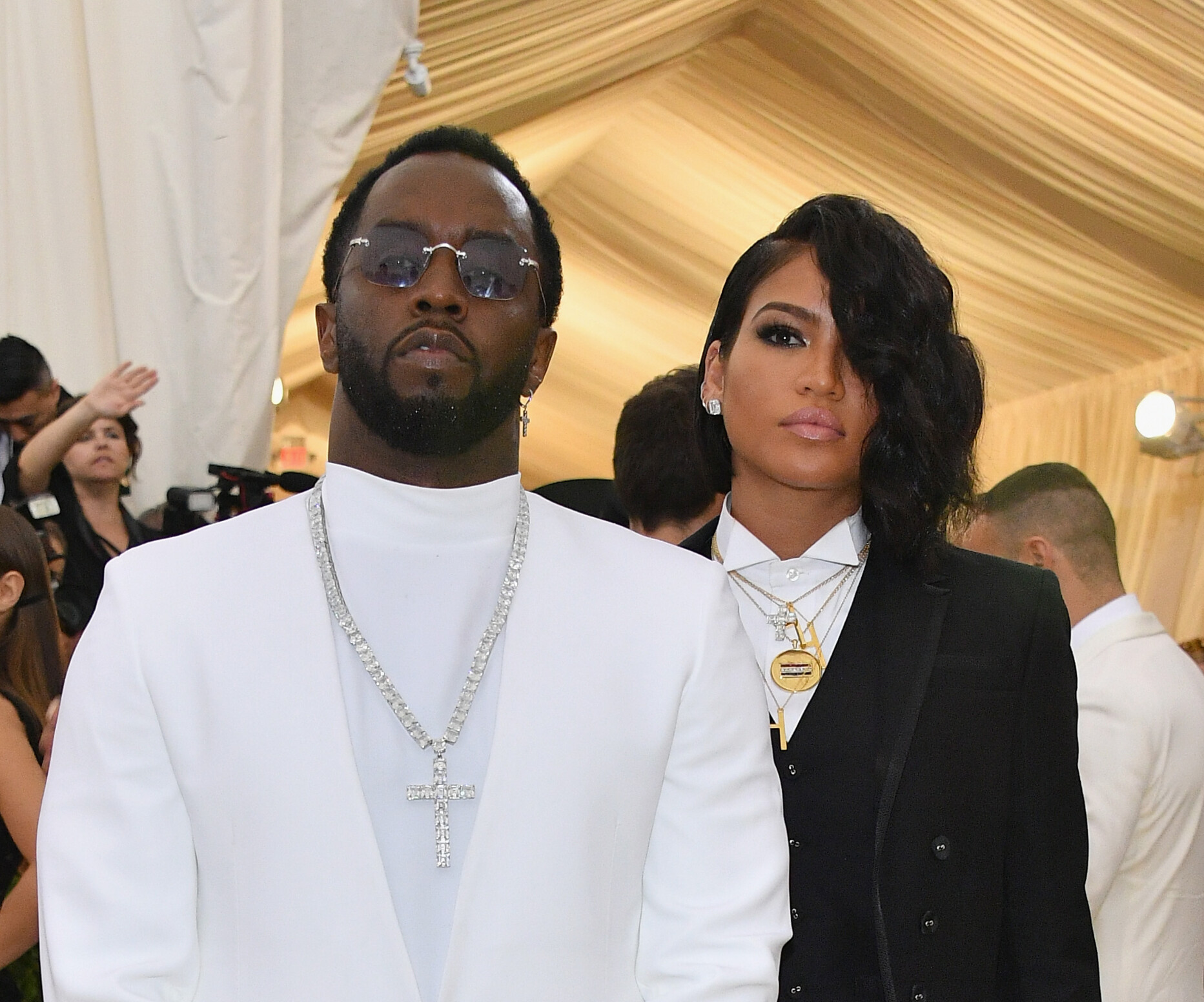 Cassie: Μήνυση στον πρώην της Diddy για βιασμό, trafficking και ...