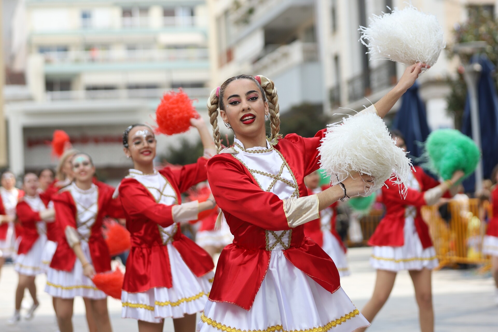 Φωτογραφίες από το Πατρινό Καρναβάλι: Χορός, χρώματα και κέφι στους ...