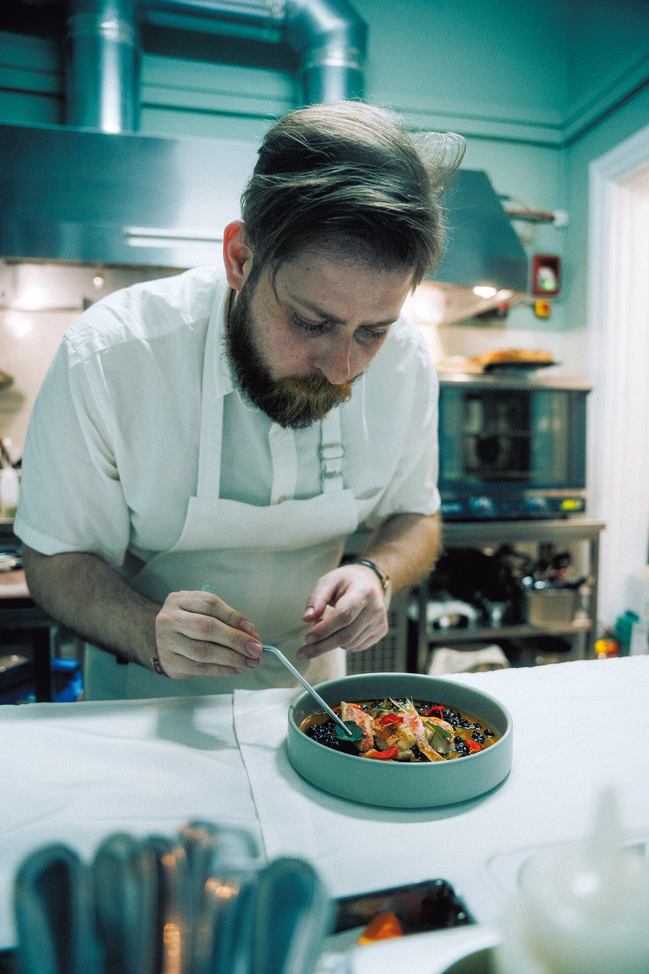 Esthio: Η ελληνική κουζίνα συναντά τη βαλκανική παράδοση κάτω από την ...