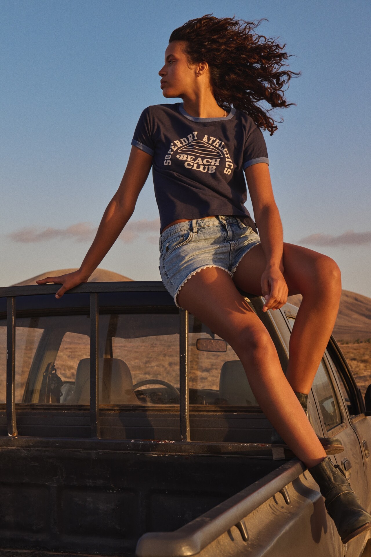 Το καλοκαίρι φέτος «μυρίζει» Καλιφόρνια και στη Superdry θα βρεις τα πιο carefree ρούχα και ...