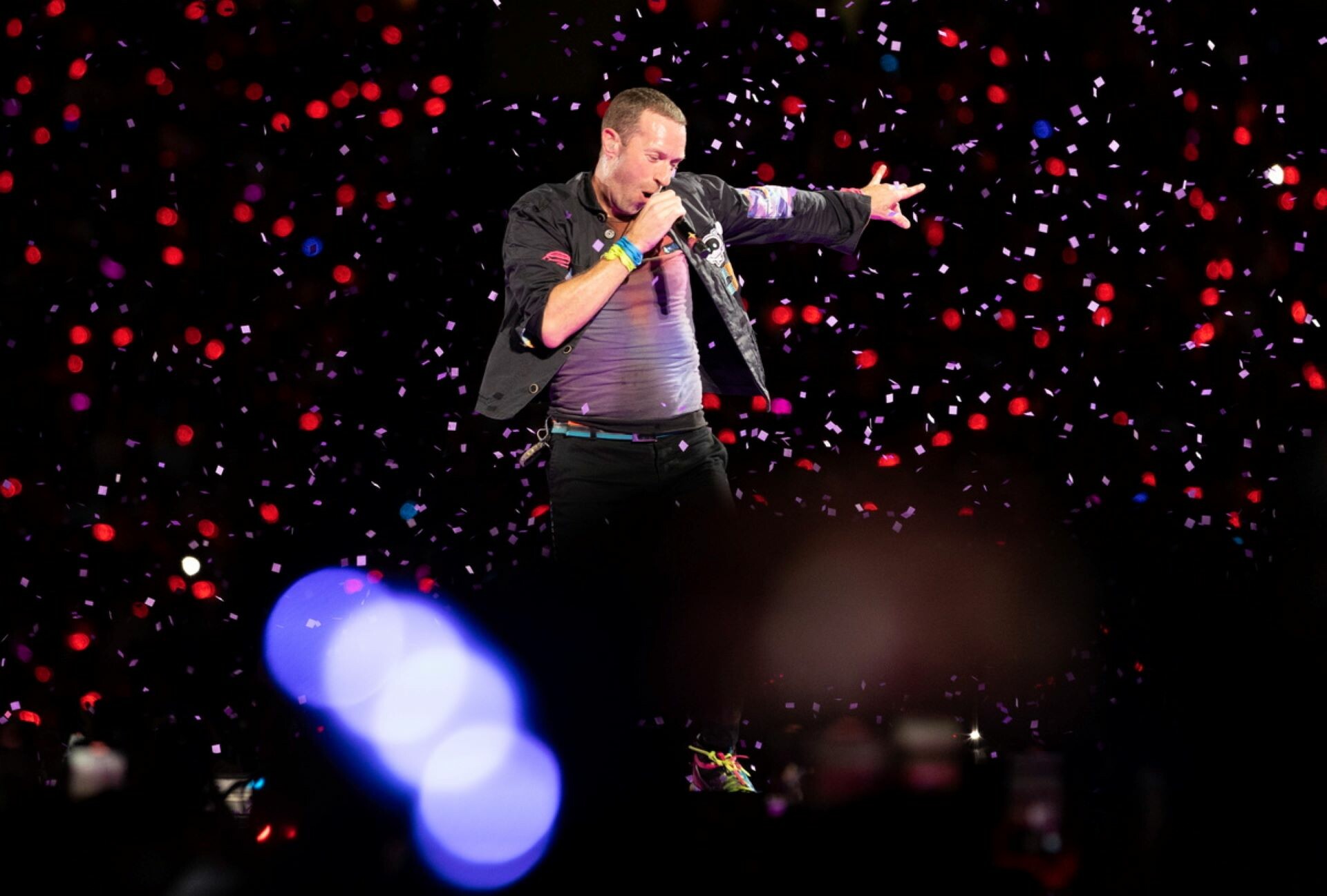 Coldplay: Τα βινύλια του νέου άλμπουμ Moon Music θα κατασκευαστούν από παλιά πλαστικά μπουκάλια ...