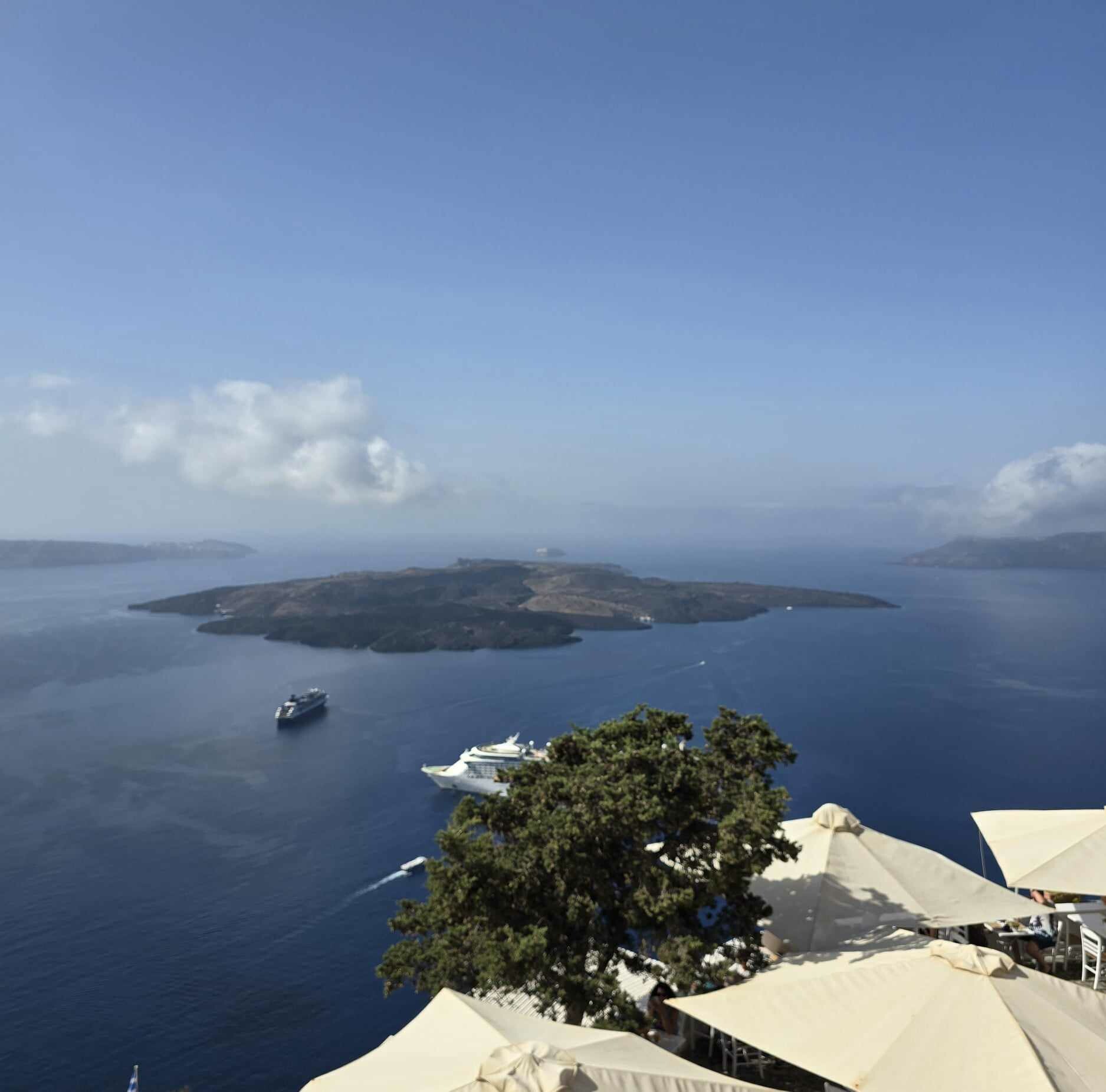 Πρόεδρος Ξενοδόχων Σαντορίνης: Δεν είχαμε υπερτουρισμό αλλά «υπήρξε ...
