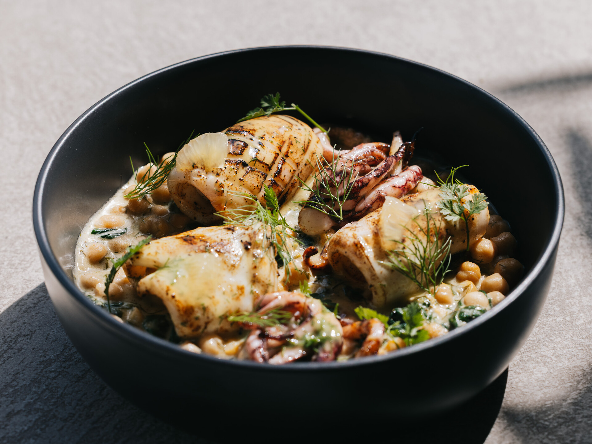 Στη Striggla για σιγομαγειρεμένα πιάτα που ανασύρουν μνήμες | LiFO