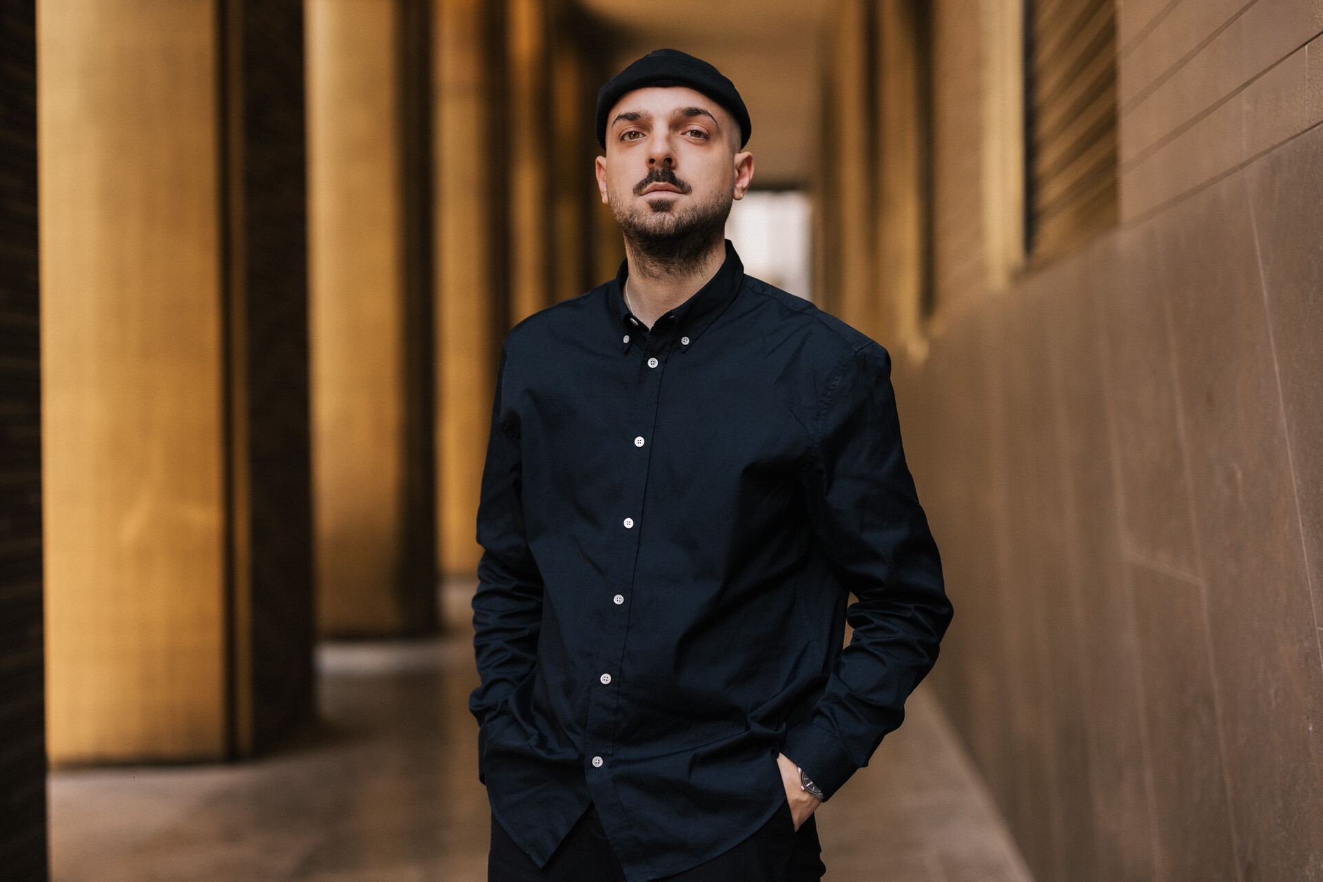 APON: «Όταν πήγα να δειγματίσω τα πρώτα μου τραγούδια, γελάγανε» | LiFO