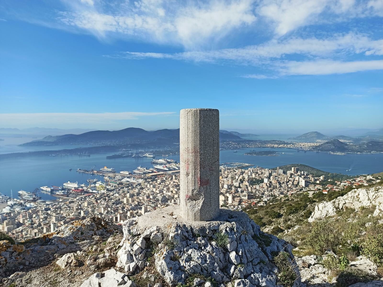 Όρος Αιγάλεω: Ο πνεύμονας της Δυτικής Αθήνας που έγινε χωματερή | LiFO