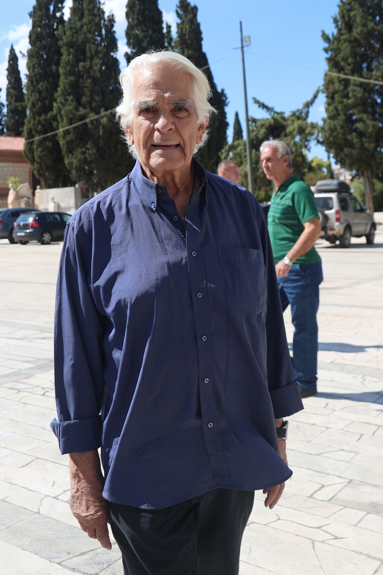 Κηδεία Δημήτρη Κωνσταντάρα: Πλήθος κόσμου στο τελευταίο «αντίο» στον ...