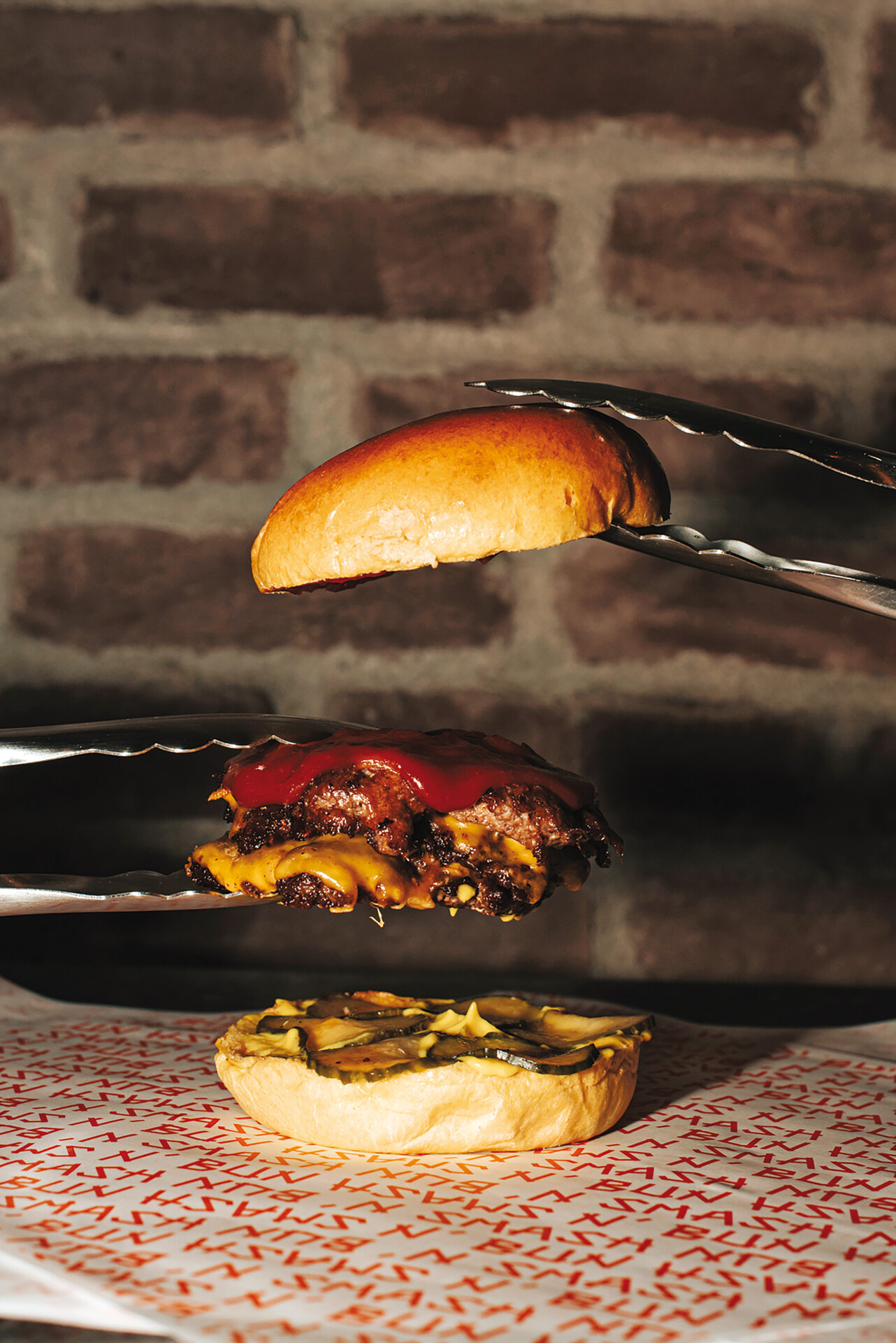 Smash'n Bun: Η νέα εποχή του smash burger μέσα από την υπογραφή του σεφ ...