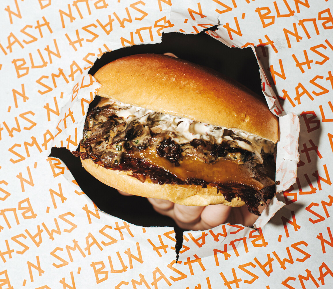 Smash'n Bun: Η νέα εποχή του smash burger μέσα από την υπογραφή του σεφ ...