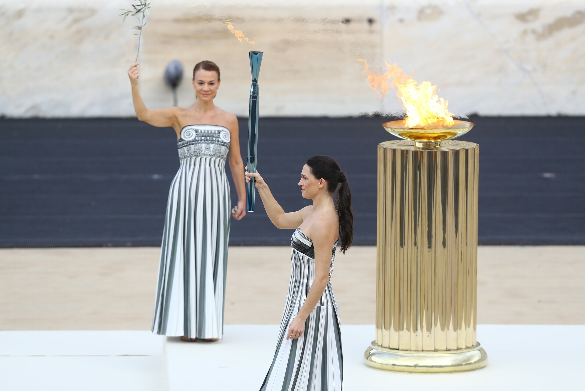 Χειμερινοί Ολυμπιακοί Αγώνες 2026: Η τελετή παράδοσης της Ολυμπιακής ...
