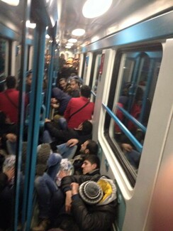 Εμπειρία μέσα στο τρένο Αθήνα - Θεσσαλονίκη / Οι φωτο που έγιναν viral ...