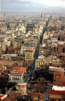 Ένα ταξίδι στην Αθήνα της δεκαετίας του 1980 | LiFO