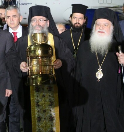 Η σκληρή αλήθεια για το Άγιο Φως | LiFO